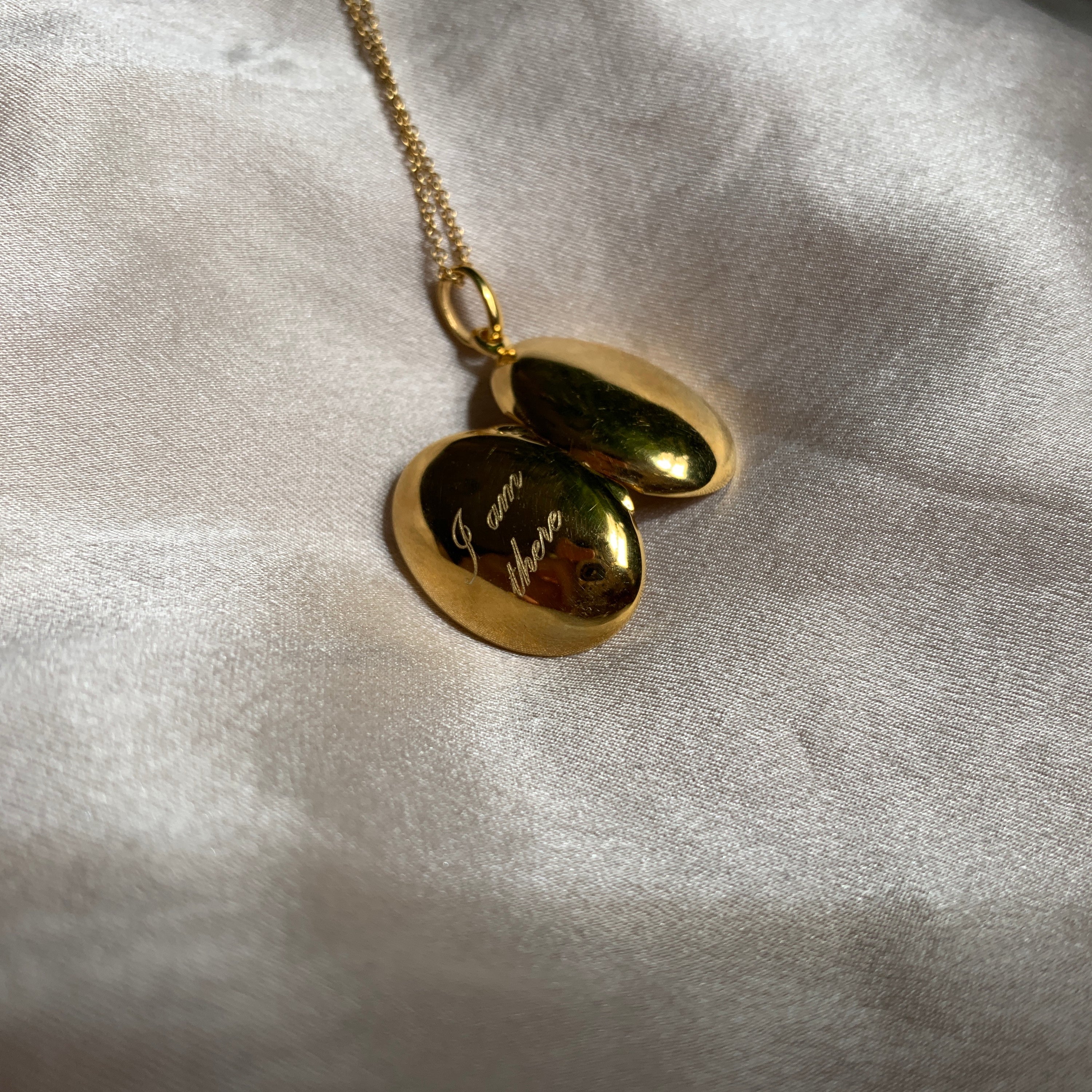 Locket ~ I Am There / Oval – Cult of Youth Jewellery